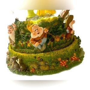 Disney | Art | Disney Snow White Seven Dwarfs Large Snow Globe The ...